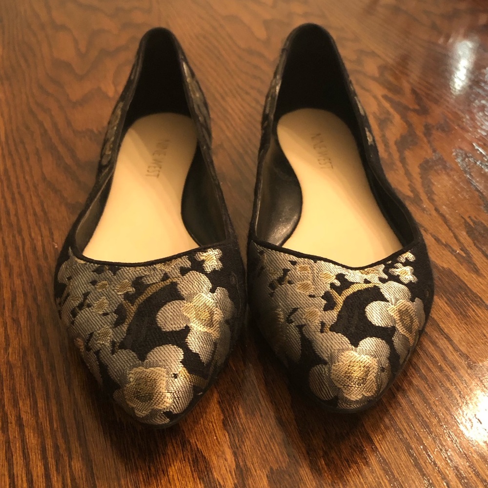 Nine West Saige Embroidered Floral Flats Size 6 - Gem